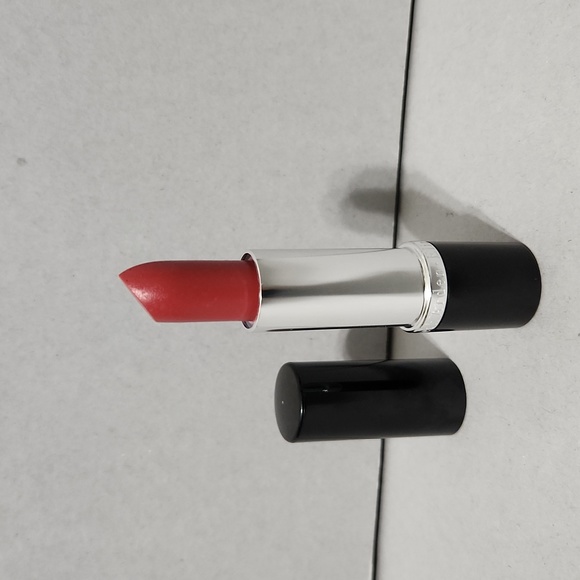 Elizabeth Arden | Makeup | New Elizabeth Arden Lipstick Wildberry ...